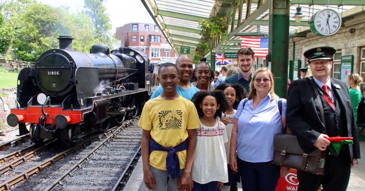 Poole Heritage Train & Boat Experience | WonderDays