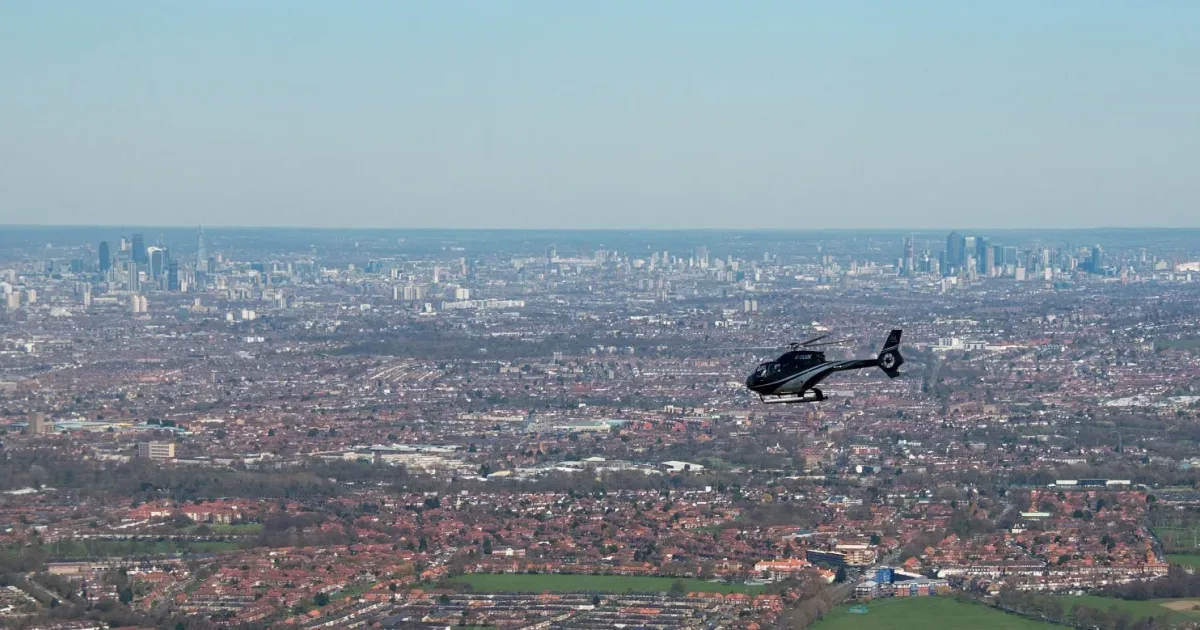 35 Minute Private Helicopter Ride Over London | WonderDays