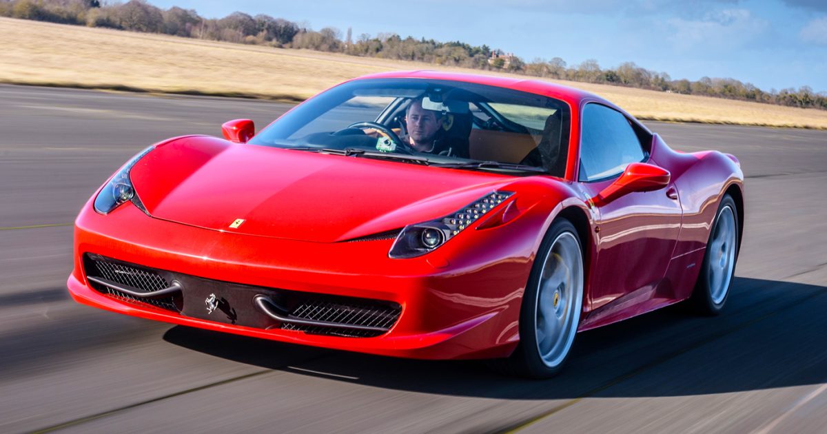 SuperCars Ferrari 458 Italia | WonderDays