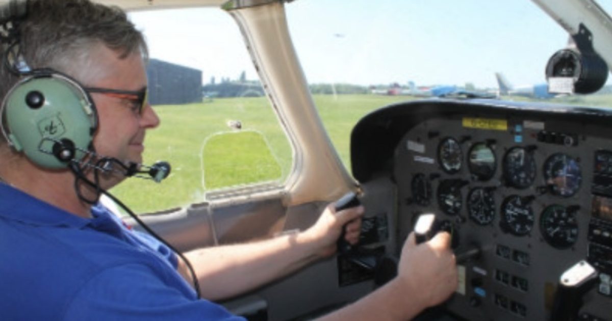 Flying Lessons - Learn How To Be A Pilot | WonderDays