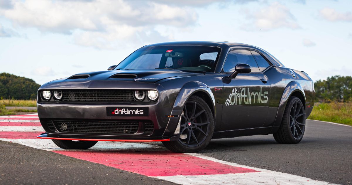 Drift Limits Cars Dodge Challenger | WonderDays