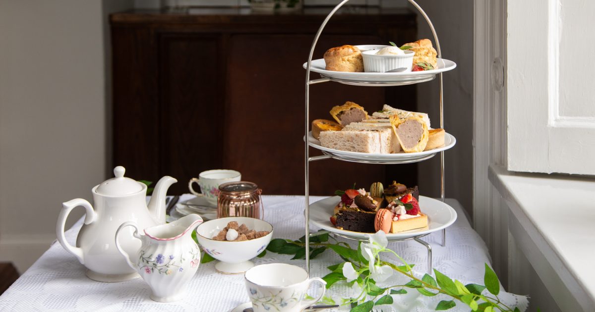 Traditional Family Afternoon Tea At Four Star Hotel… | WonderDays