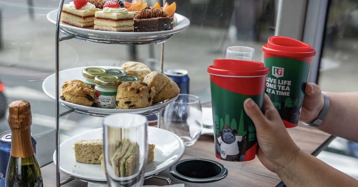 Afternoon Tea Sightseeing Bus Tour With PG Tips | WonderDays