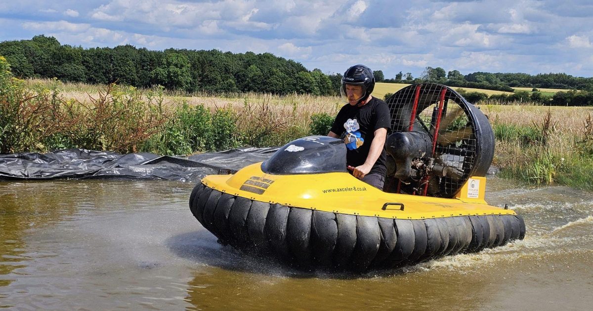 Hovercrafts Experience Days | WonderDays